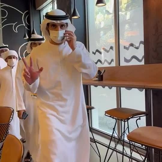 Sheikh Hamdan visits Adrift Burger Bar