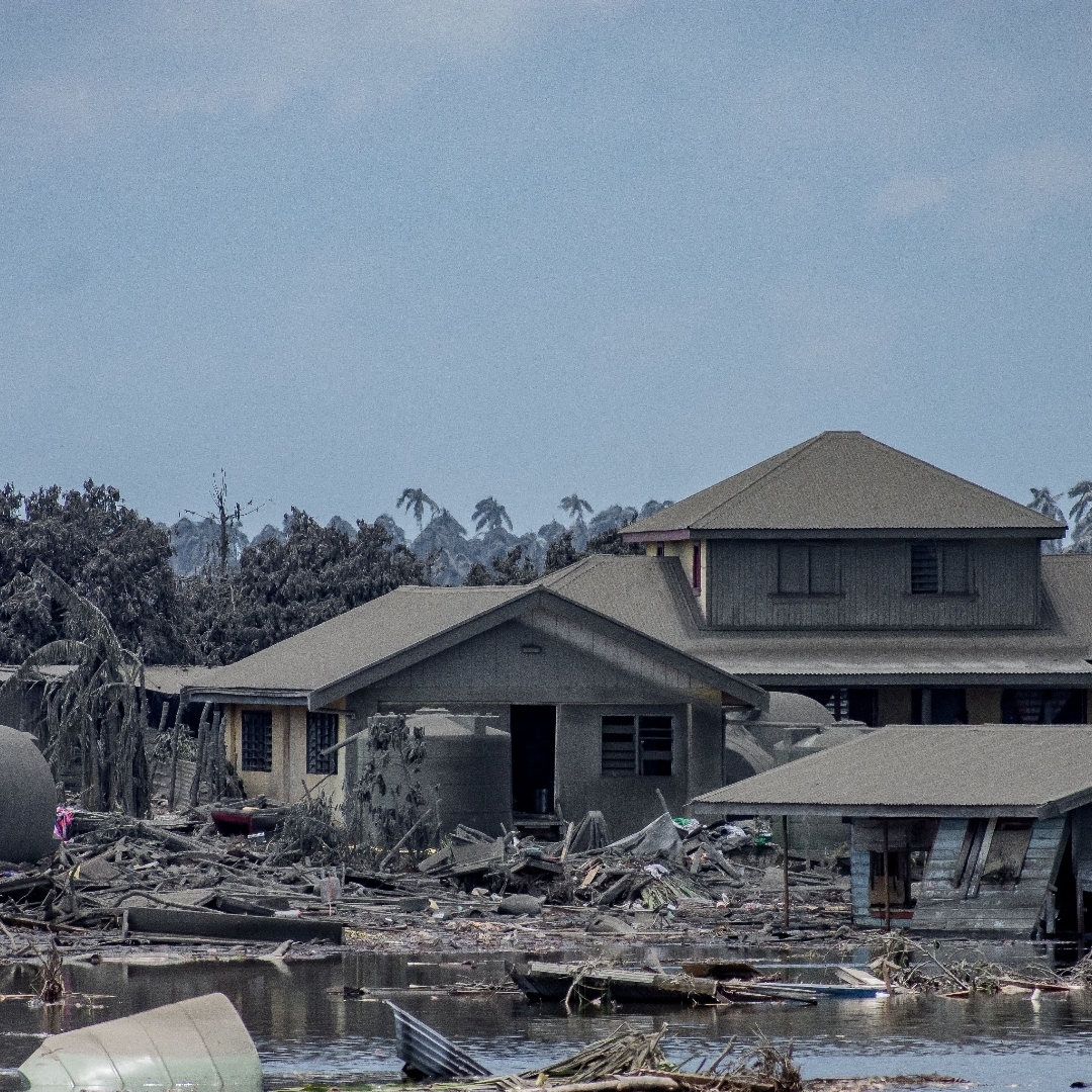 Tsunami hits Tonga after volcanic eruption