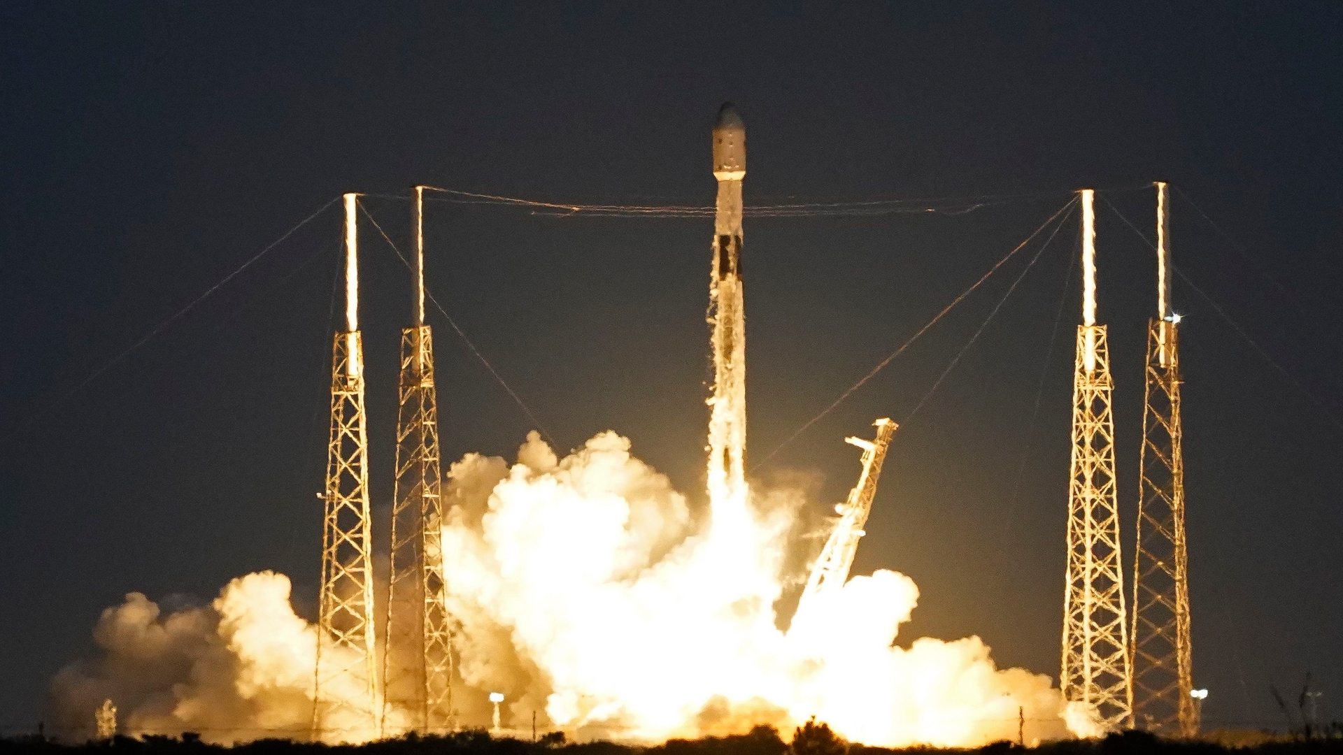 SpaceX launches Italian satellite