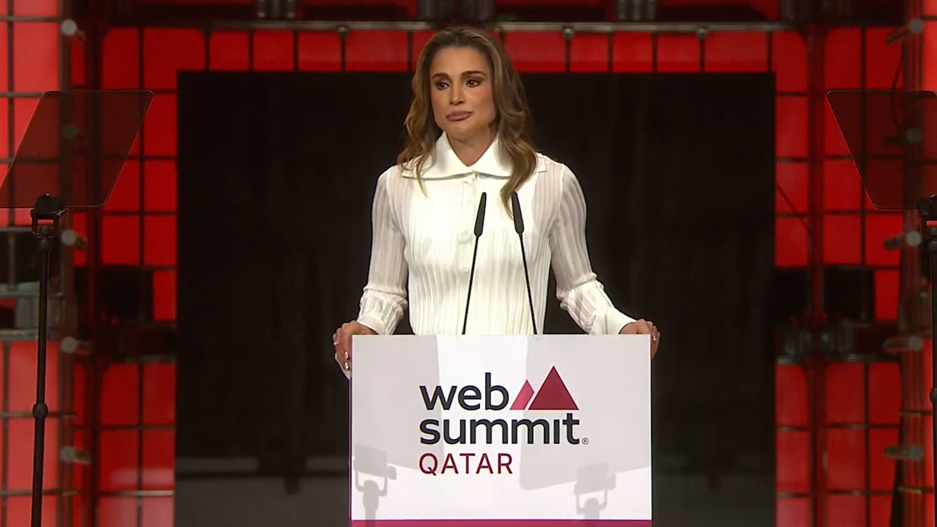 Watch in full: Queen Rania's rousing speech on Palestine at Web Summit ...