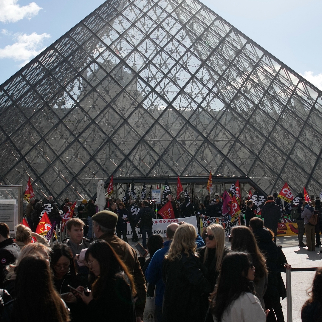 French pension protesters block Louvre in Paris