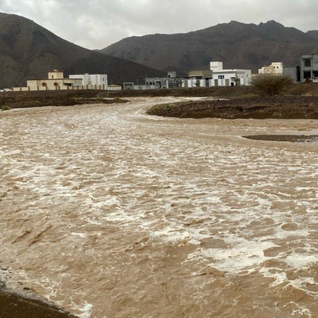 Heavy rain causes floods in Oman