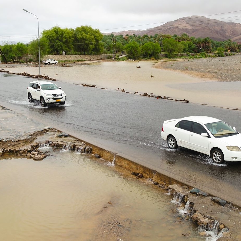 One dead and two missing after heavy rain in Oman