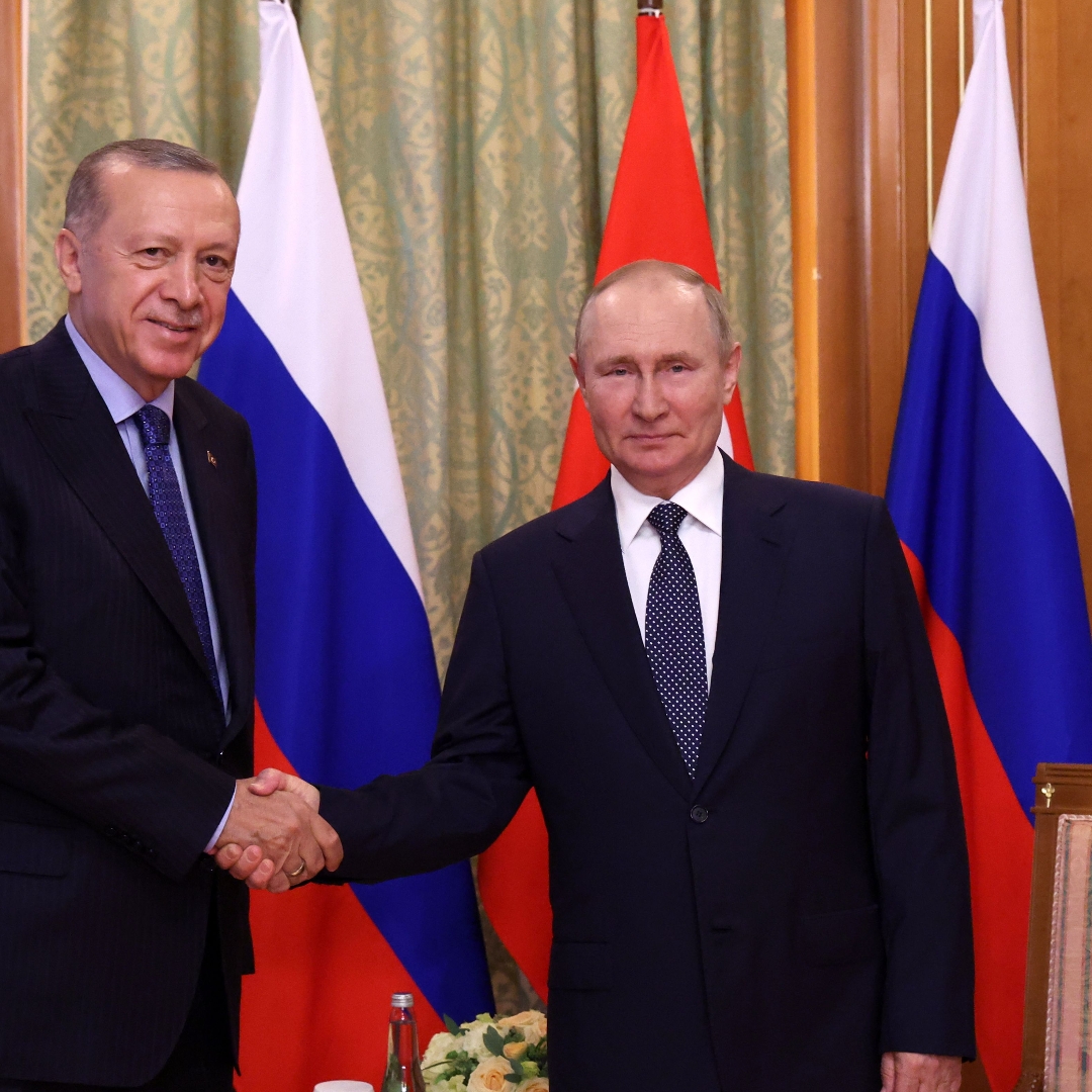 Putin and Erdogan meet in Sochi to develop closer ties