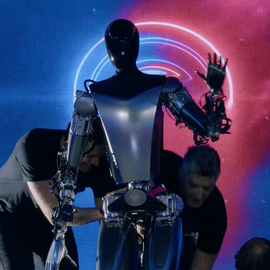 Tesla CEO Elon Musk showcases humanoid robot