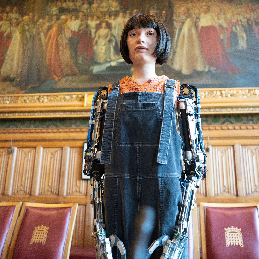 Robot artist addresses UK Parliament