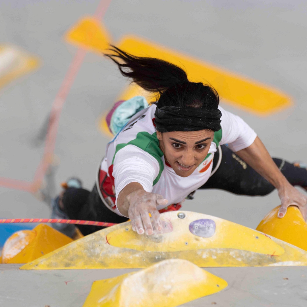 Watch: Iranian female athlete Elnaz Rekabi competes without wearing hijab