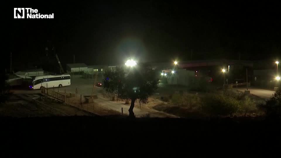 Buses carrying Palestinian prisoners released from Israeli prisons ...