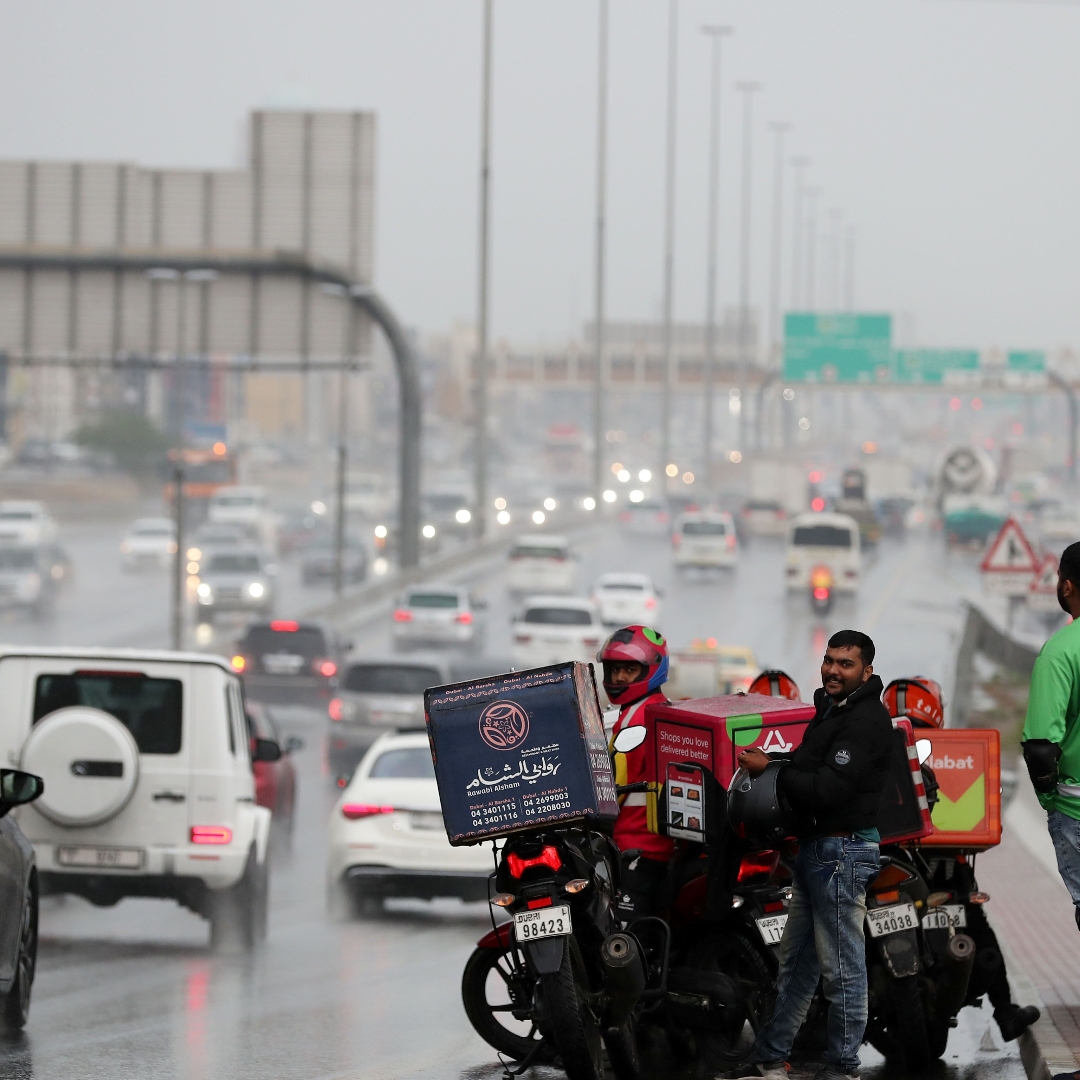 Rain sweeps across the UAE as weather alert is issued